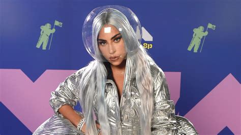 Lady Gaga Wore A Fishbowl Like Facial Shield At The 2020 Mtv Vmas Allure