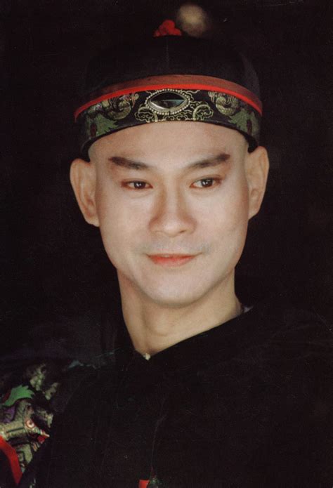 郑少秋大女儿在美自杀身亡身前与父亲关系疏远几无联络 郑安 乾隆 学费