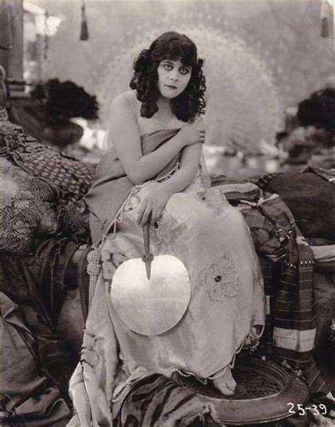 Theda Bara The First Sex Symbol Of The Film Era ~ Vintage Everyday