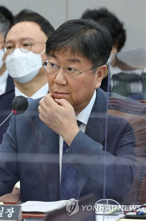 질의 경청하는 김대기 대통령 비서실장 연합뉴스