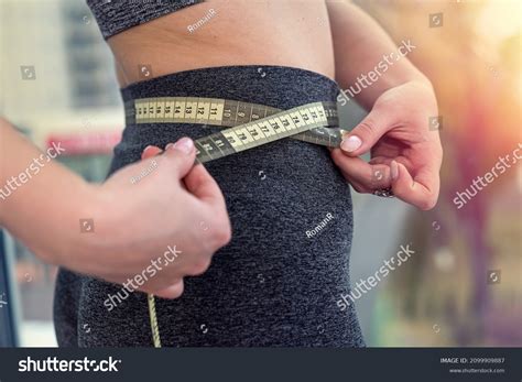 허리둘레 3668개가 넘는 로열티 프리 라이선스 대상 스톡 사진 Shutterstock