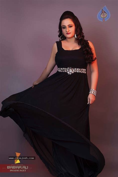 Seema Khan Photoshoot Photo 8 Of 15