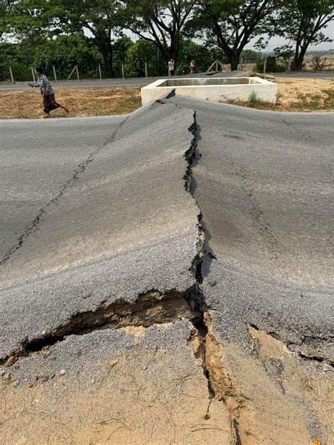 မြေငလျင်သတင်းများစင်တာ။ Added A မြေငလျင်သတင်းများစင်တာ။