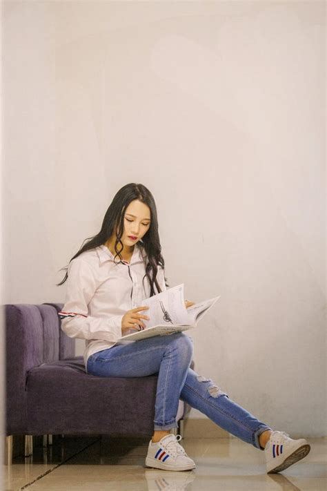 人像攝影愛看書的女人最美麗 每日頭條