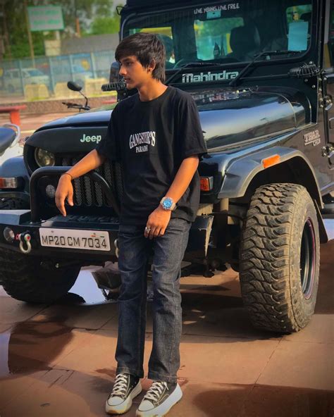 Krishna Vishwakarma 🇮🇳 Krishhnaa06 • Instagram Photos And Videos