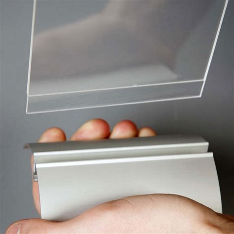 Swing Wing Επιτραπέζιο Stand Evin Intzoglou