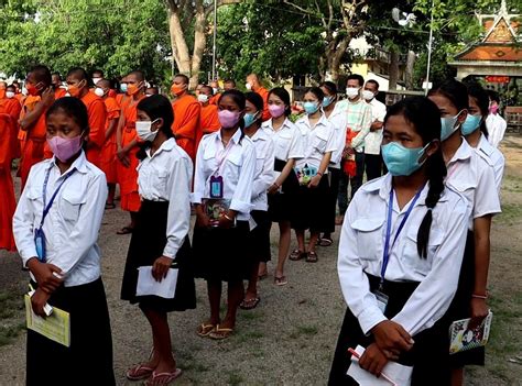 កាត់បើកវិញ្ញាសាប្រឡងយកវិញ្ញាបនបត្រ ធម្មវិន័យថ្នាក់ត្រី ទោ ឯក សារព័ត៌មាន នគរវត្ត