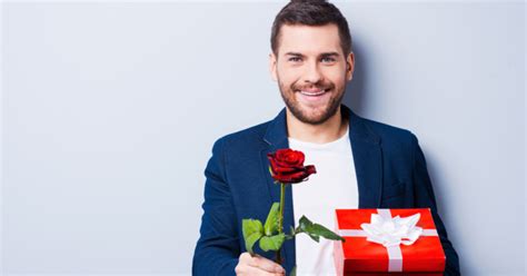 9 Non Obvious Signs Of Fake Love In A Relationship