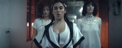 Youtube Lauren Jauregui Y Halsey A Los Puños Por Un Amor En El Video