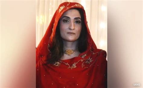 Bushra Bibi Ex Pakistan Pm Imran Khans Wife Gets Interim Bail In