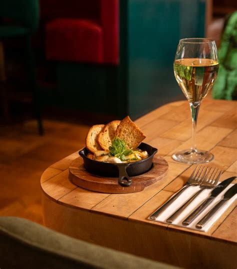 The Tree House Bar Restaurant In Ayr