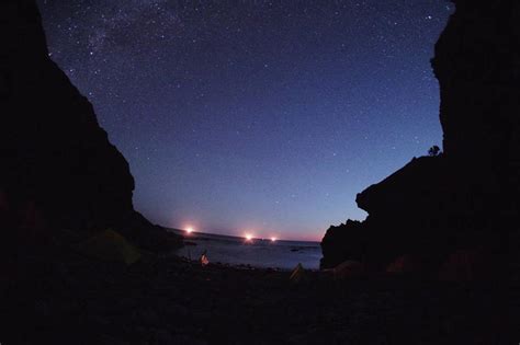 无人横图室外夜晚正面旅游度假海浪海洋美景山山脉星空夜景北海道日本亚洲阴影光线影子景观浪花山峰灯光