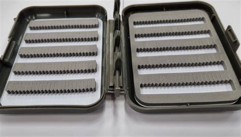Todd Fly Box Dry Fly Foam W Threader — H Rehfisch And Co