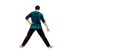 활동적인 운동을하고 흰색 배경에 고립 된 포즈를 취하는 활동적인 복장을 입은 남성 십대의 전체 길이 샷 건강한 생활방식에 대한 스톡 사진 및 기타 이미지 Istock