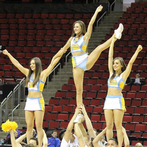 Ucla Cheerleaders Cheerleading Outfits Cute Cheerleaders Sexy Cheerleaders