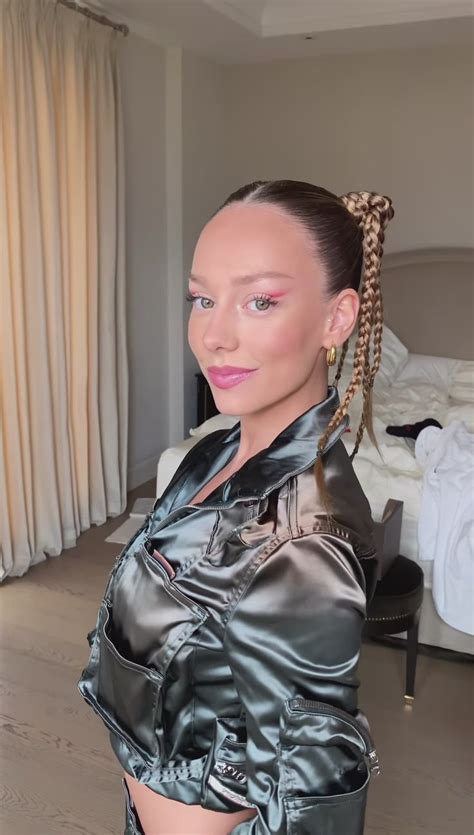 Bella Adlı Kullanıcının Ester Exposito Panosundaki Pin