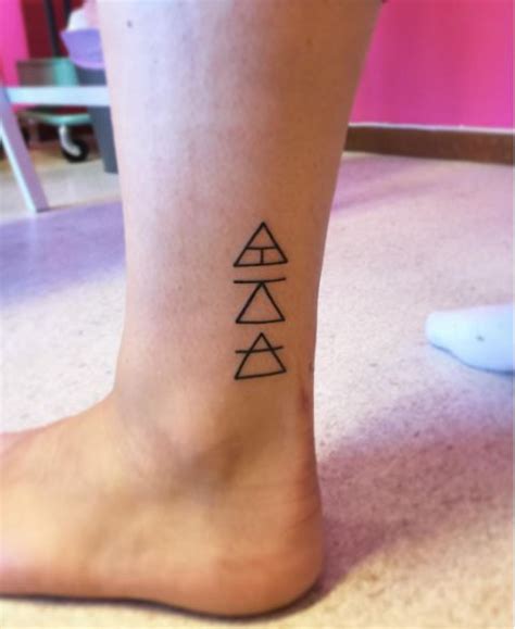 50 Best Glyph Tattoos And Meanings For Women 2020 Tattoo Ideas 2020