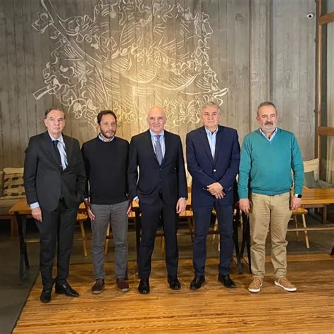 Con énfasis En La Unidad Y La Ampliación Juntos Por El Cambio