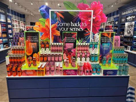 Julia Tarantini On Linkedin What A Beautiful Table For Front Of Shop