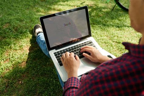 How To Find Old Friends And Classmates Using People Search Websites