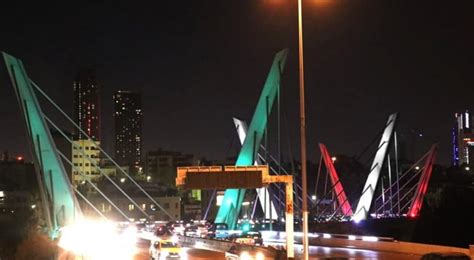 أمانة عمان تضيء جسر عبدون بألوان علم دولة الإمارات الأردن اليوم