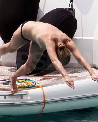 Kate Moss Enjoying With Her Boyfriend On Yacht In Topless Paparazzi Photos Porn Pictures Xxx