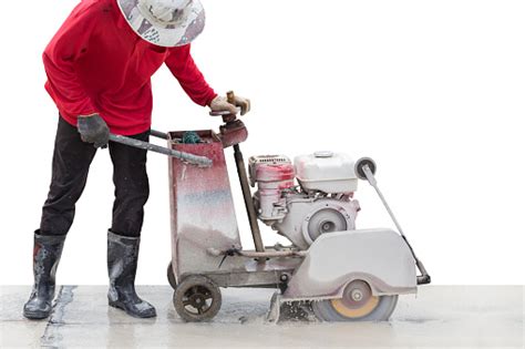 다이아몬드 톱날 기계로 콘크리트 도로를 절단하는 작업자 건설 기계류에 대한 스톡 사진 및 기타 이미지 건설 기계류 건설 산업 기업 재무와 산업 Istock