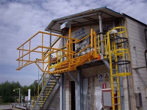 Passerelles Daccés Sur Camion Citerne Echelles De Sécurité Pour