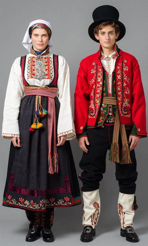 Costume of Volendam, North Holland, The Netherlands | Travel Goeie ...