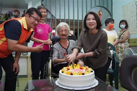 縣長周春米訪百歲人瑞 養生之道「能坐就不躺」