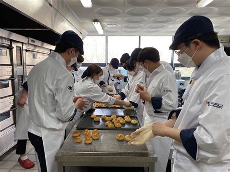 국제대학교 호텔외식조리학과 2021년 국제대학교 호텔외식조리학과 1학년 제빵실습 모닝롤 Facebook
