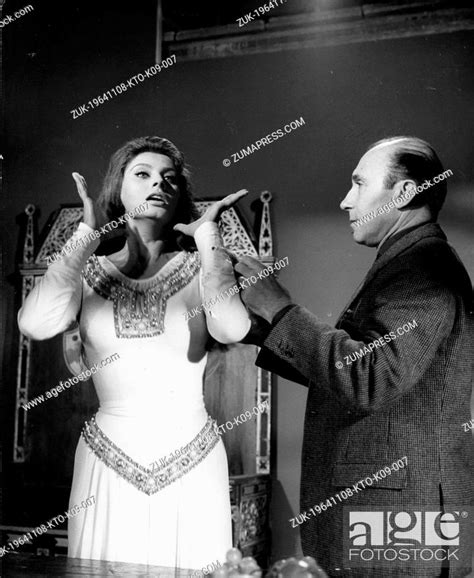 Nov Rome Italy Italian Actress Sophia Loren B Stock Photo Picture And Rights