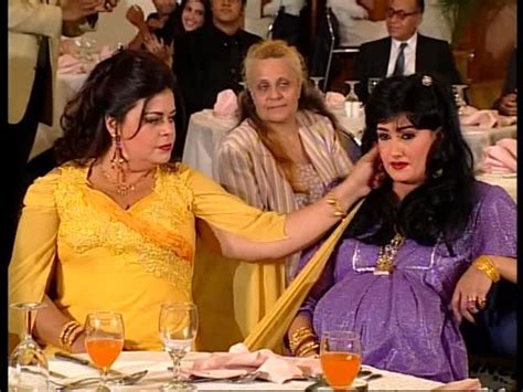 أنت مين من زوجات الحاج متولى؟ Identity Magazine Fashion Saree Sari