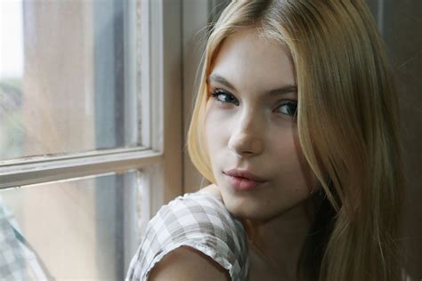 Pictures Of Allegra Carpenter