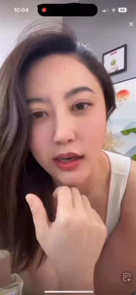 抖音70万粉丝大网红直播露奶，这奶子真圆润啊！😍😍😍 抖音 抖音露点 抖音网红 抖音直播走光电报群： 抖音 抖音露点 抖音网红 抖