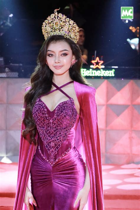 ချစ်ရသူတွေနဲ့ ကျင်းပခဲ့တဲ့ သဲစုညိမ်း ရဲ့ Congratulations Party