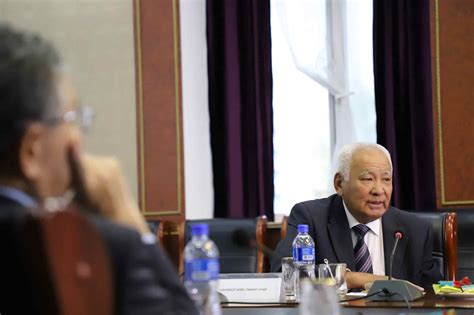 МУИС ийн үе үеийн ректоруудын уулзалтыг зохион байгууллаа Монгол Улсын Их Сургууль