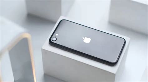 Iphone Se Rilis Dengan Harga Bersahabat Cocok Banget Buat Yang Nyari Ponsel Apple Harga Murah