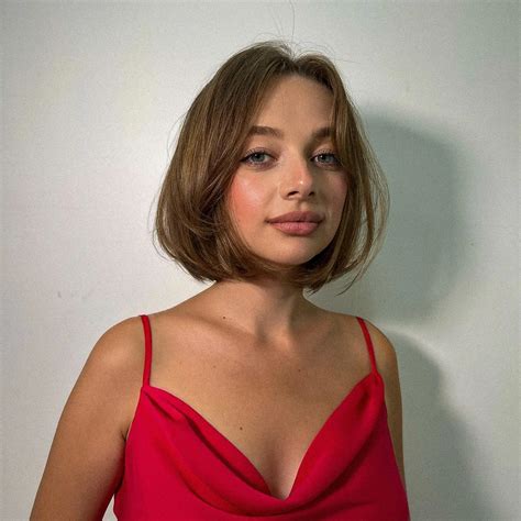 40 Long Layered Bob Cuts Well Be Seeing In 2024