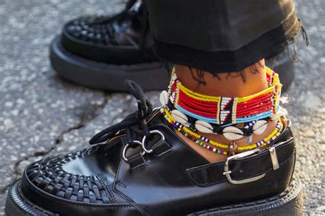 Can Guys Wear Anklets And How To Do That The Right Way