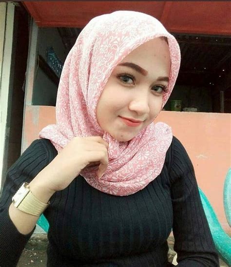 Pin Oleh Lost Sanhok Di Tante Jilbab Cantik Kecantikan Orang Asia Kerudung
