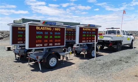 Quality Led Variable Message Signs Portable Vms Signs With Trailer