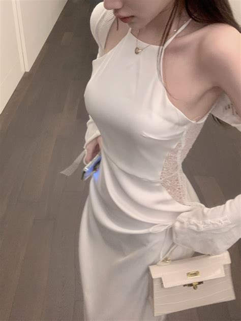 조이얼랏 레이스 홀터넥 민소매 컷아웃 오프숄더 백리스 새틴 실크 롱 원피스 브라이덜샤워 셀프웨딩 파티룩 촬영룩 할로윈 화이트 볼레로 가디건