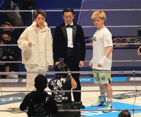 ＜rizin33＞武尊（左）と那須川（右）が榊原rizin Ceoをはさんで並び立つ（撮影・篠原岳夫） ― スポニチ Sponichi