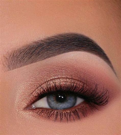 مدل سایه چشم ساده ایده های آرایشی ترند ۲۰۲۴