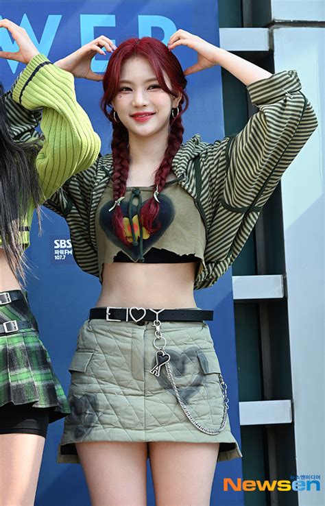 스테이씨 아이사 귀여운 테디베어 [포토엔hd]