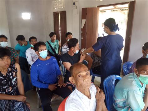 ပုလောမြို့နယ်၊ ပလောက်မြို့၊ ကျောက်လုံးကြီးအုပ်စုတွင် အသက် ၁၈ နှစ်နှင့်အထက် ပြည်သူများအား ကိုဗစ