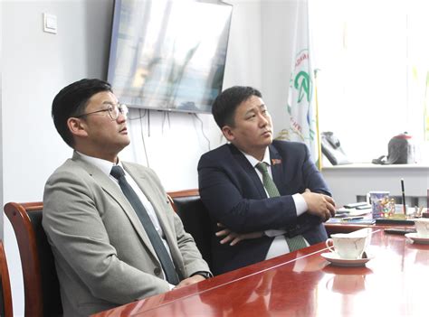 Хан Уул Эрүүл мэндийн төв ᠬᠠᠨ ᠠᠭᠤᠯᠠ ᠡᠷᠡᢉᠦᠯ ᠮᠡᠨᠳᠦ ᠶ᠋ᠢᠨ ᠲᠥᠪ Added A New Хан Уул Эрүүл мэндийн