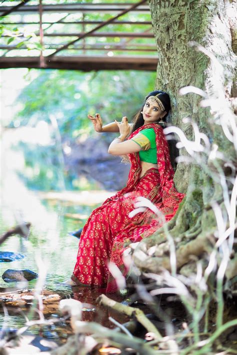 Classic Dancer And Actress Abhinaya Sree Indrani Davaluris Excellent