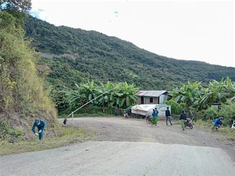 ရေဇွာမြို့ စည်ပင်သာယာရေးကော်မတီ၏ ဦးဆောင်မှုဖြင့် မြို့ဝင်ဆိုင်းဘုတ်နား တစ်ဝိုက် ရှင်းလင်း